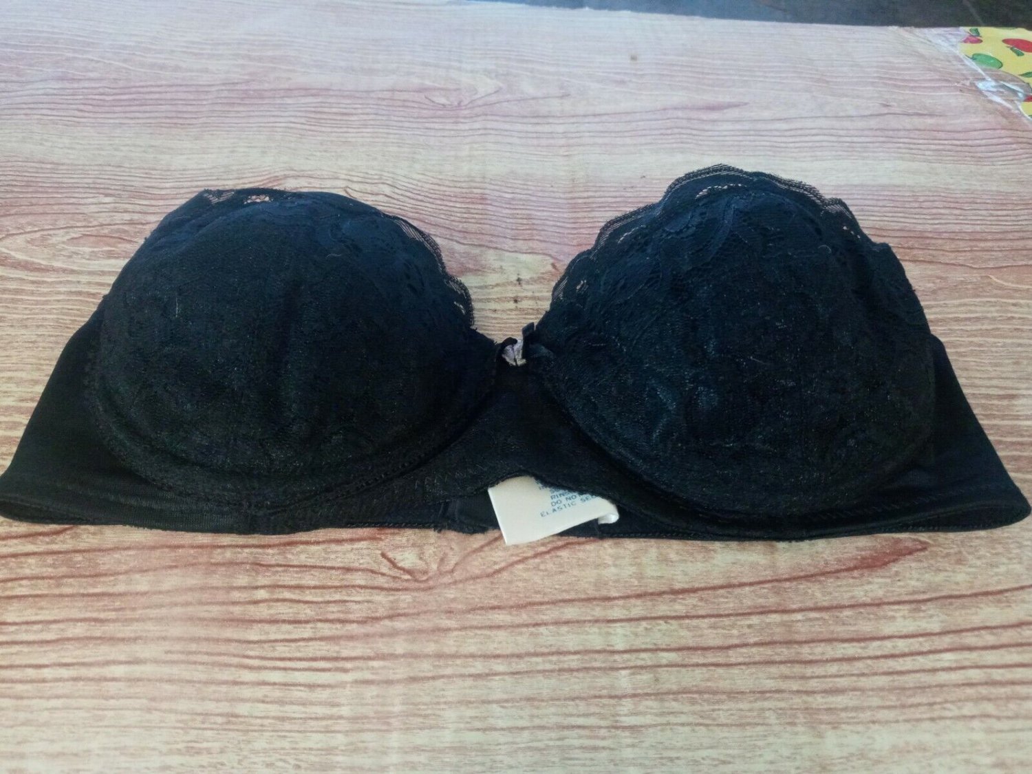 Women's Bra Black Strapless Size 34A Underwire.