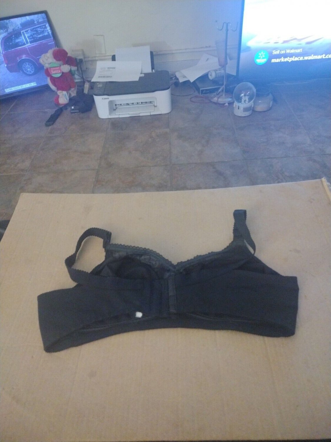 Women's Black Bra Playtex Brand Size 40C Wire Free.