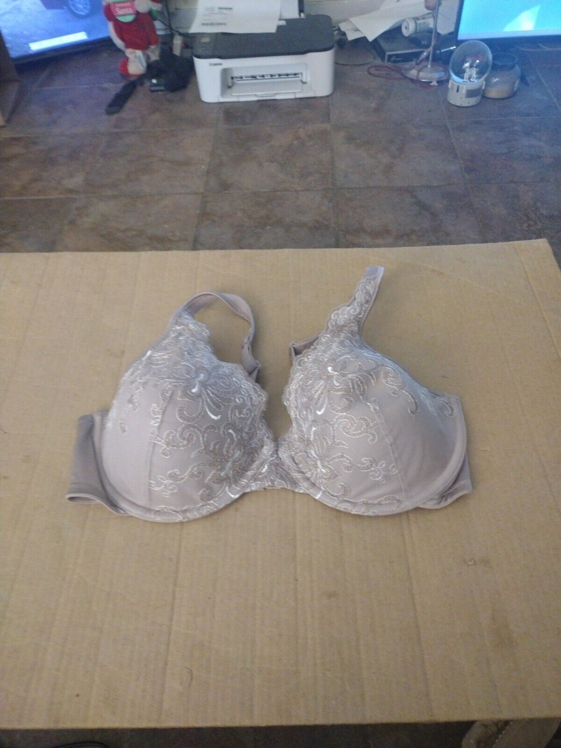 Women's Bra Playtex Brand Size 40C Wire Free.