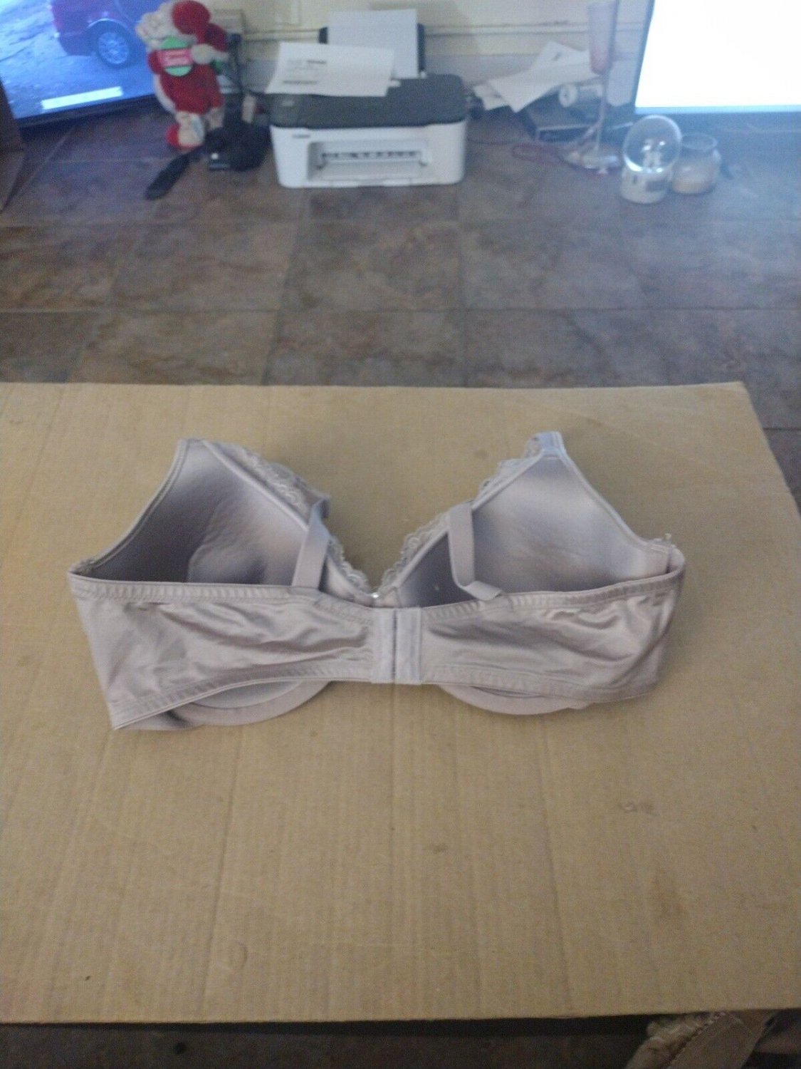 Women's Bra Playtex Brand Size 40C Wire Free.