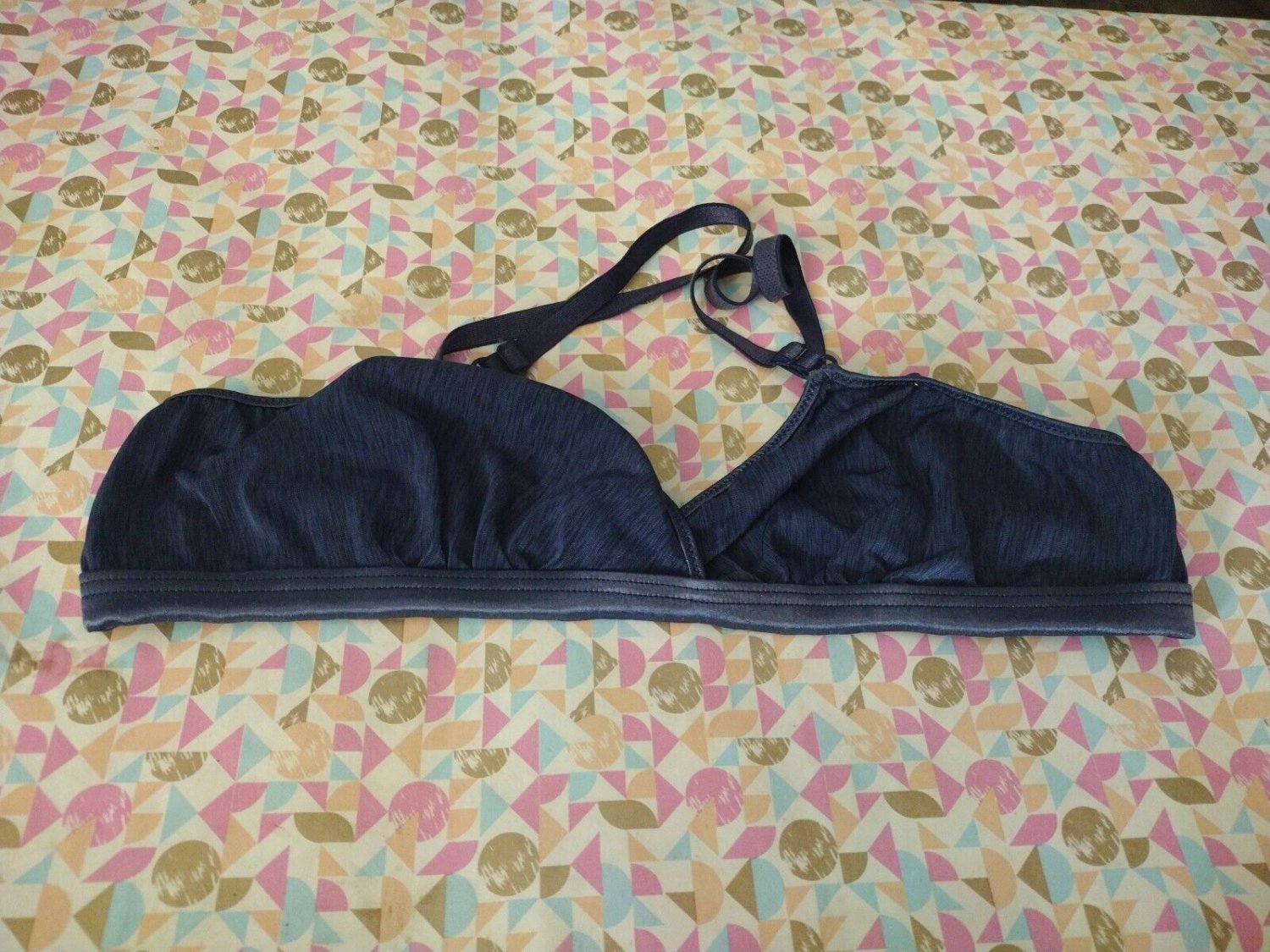 Women's Adorable Bra Vanity Fair Brand Size 36 Wire Free.