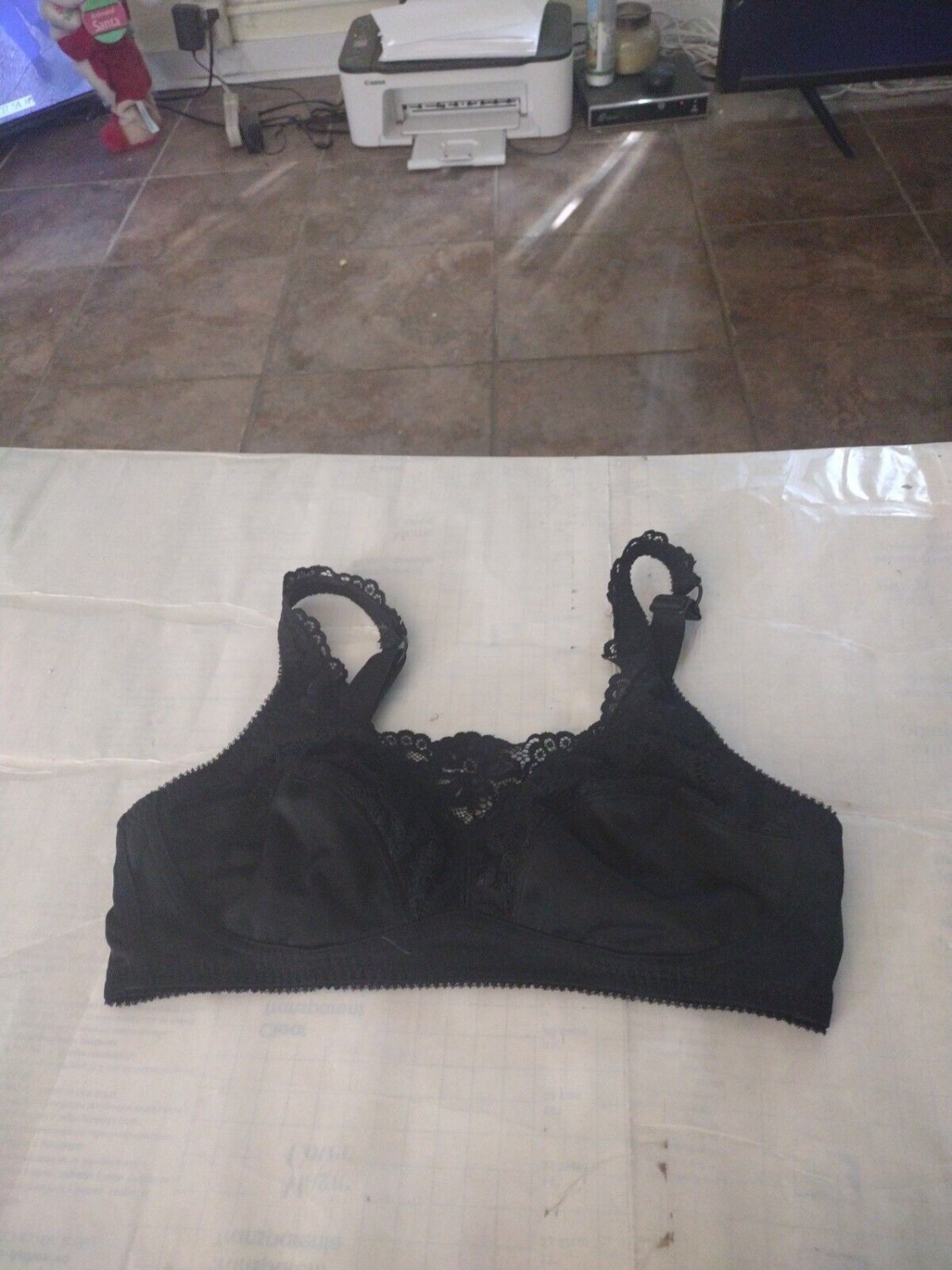 Women's Bra Black Classique Brand Size 34B Wire Free.