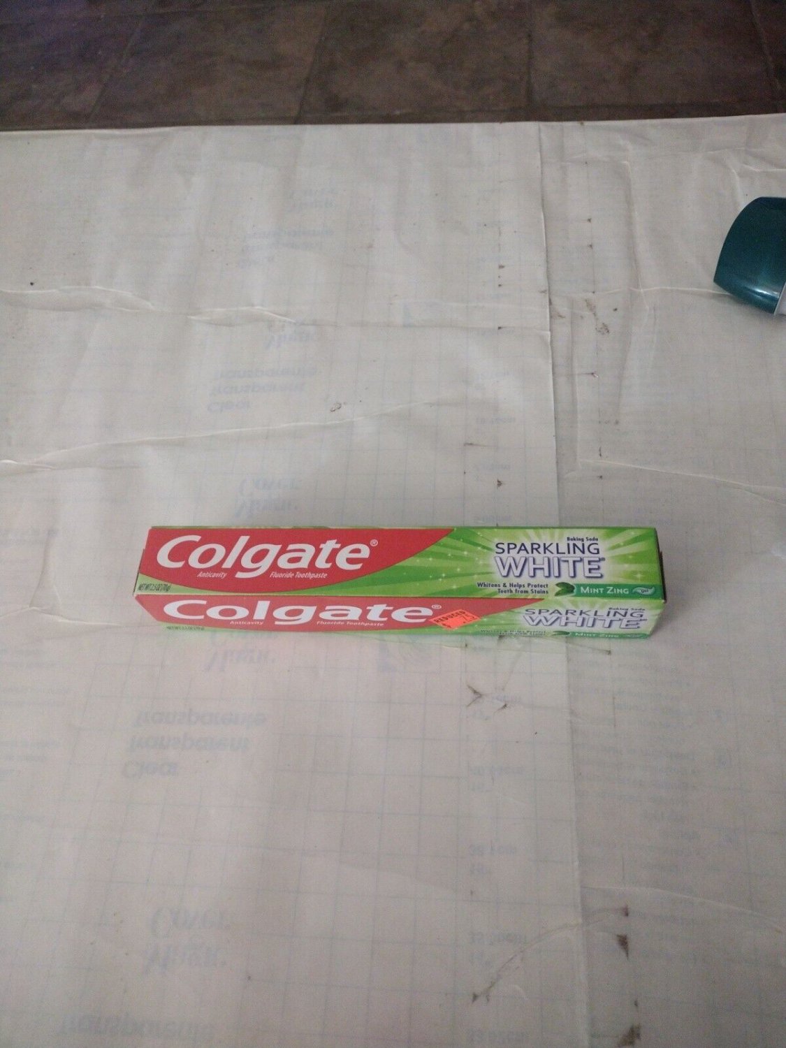 **One Colgate Sparkling White Gel Toothpaste, Mint Zing, 2.5 Ounce.
