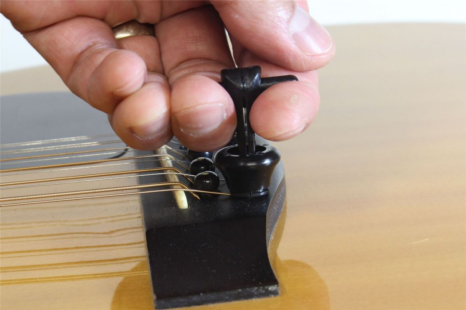 Snapz Acoustic Guitar Bridge Pin Puller Tool