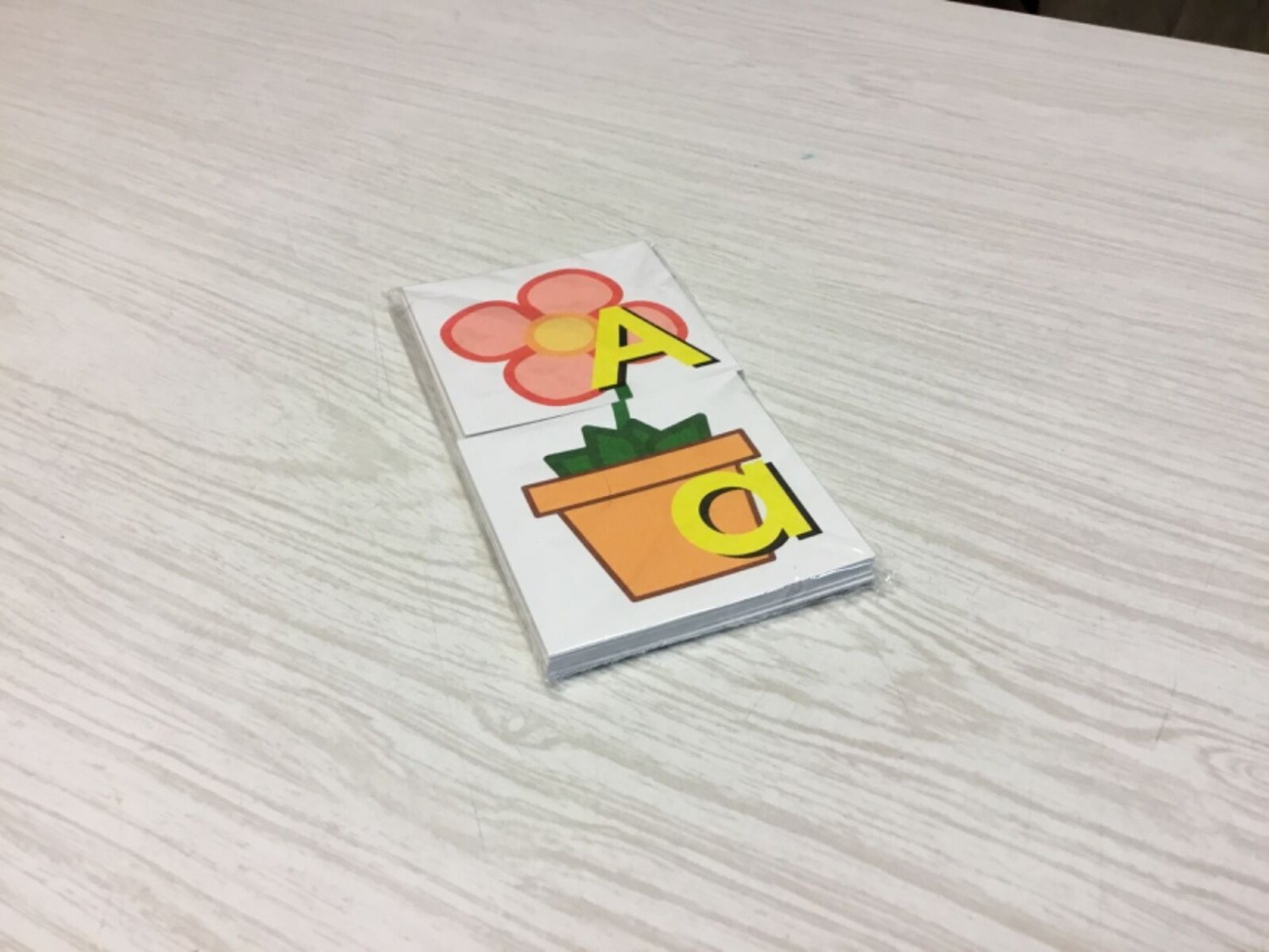 FLOWER POT - Uppercase Lowercase Match - Teaching Supplies READING