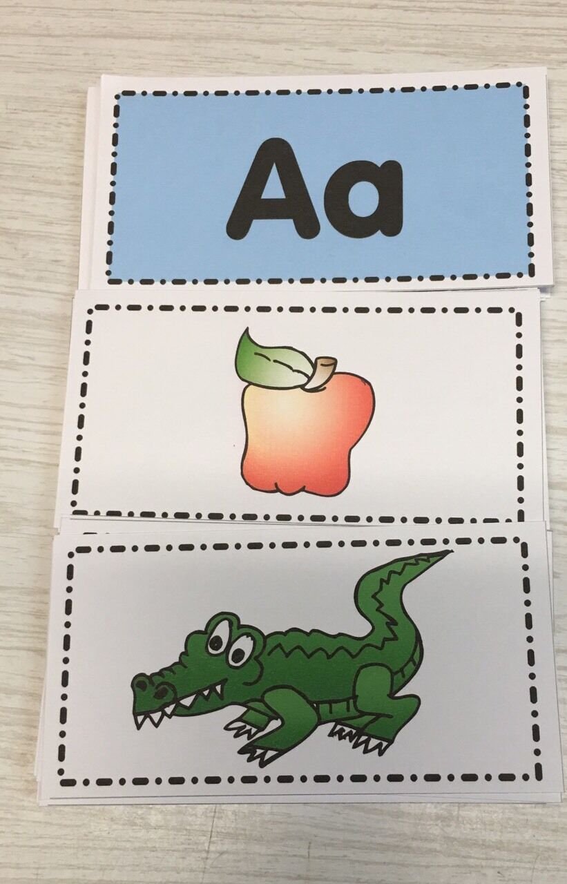 Letters and Pictures - Beginning Phonics Sorting Kit - Montessori Inspired