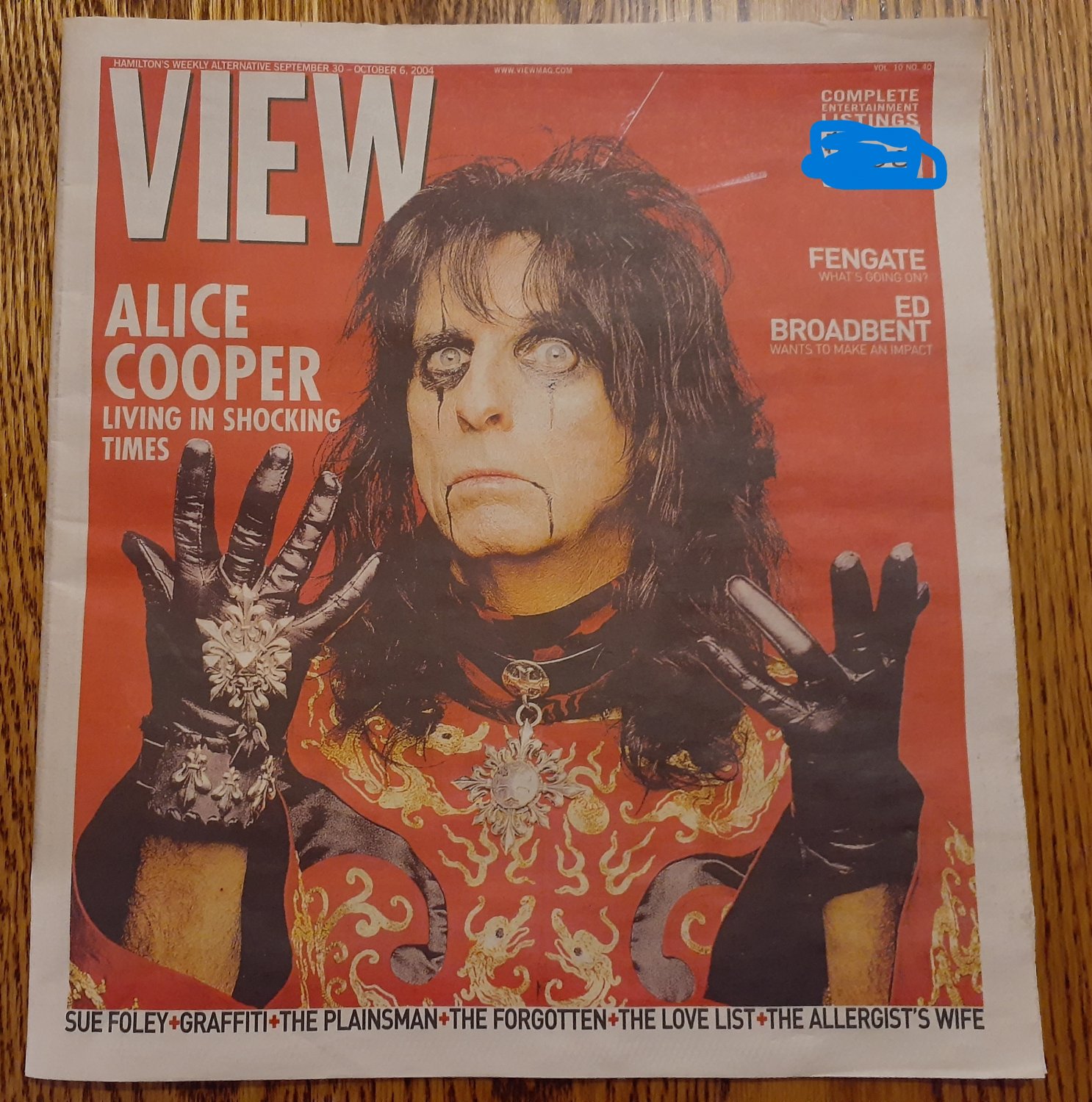 ALICE COOPER FRONT COVER OF THE VIEW NEWSPAPER AND PHOTOS AND ...