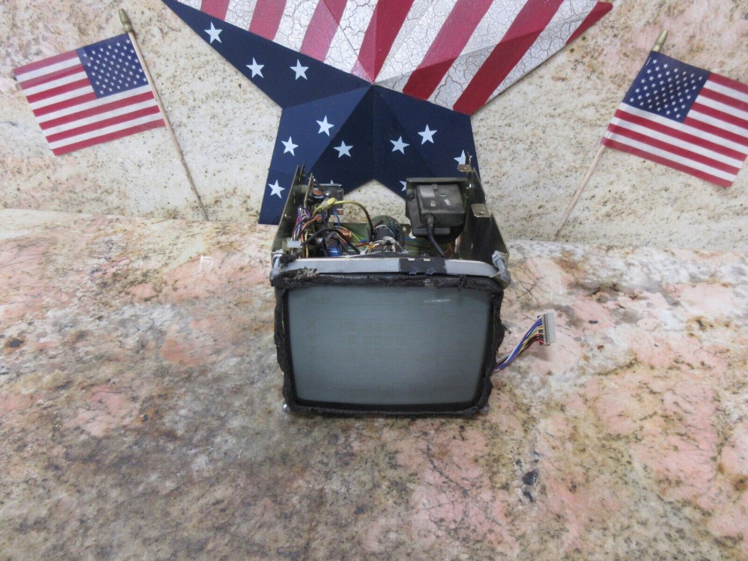 ZENITH DISPLAY MONITOR 7ARF2 12.0V DC 2.0A 7ARF2 225CC0404C0F WARRANTY