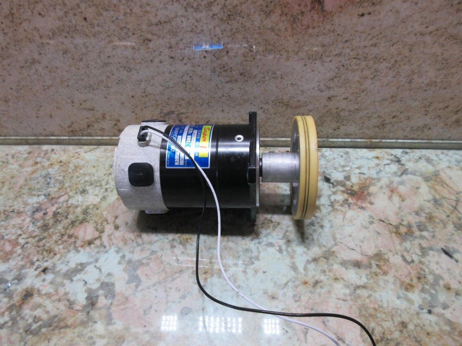 SANYO DENKI SUPER L SERVO MOTOR L840-012 400W 85V 5.6A MITSUBISHI DWC ...