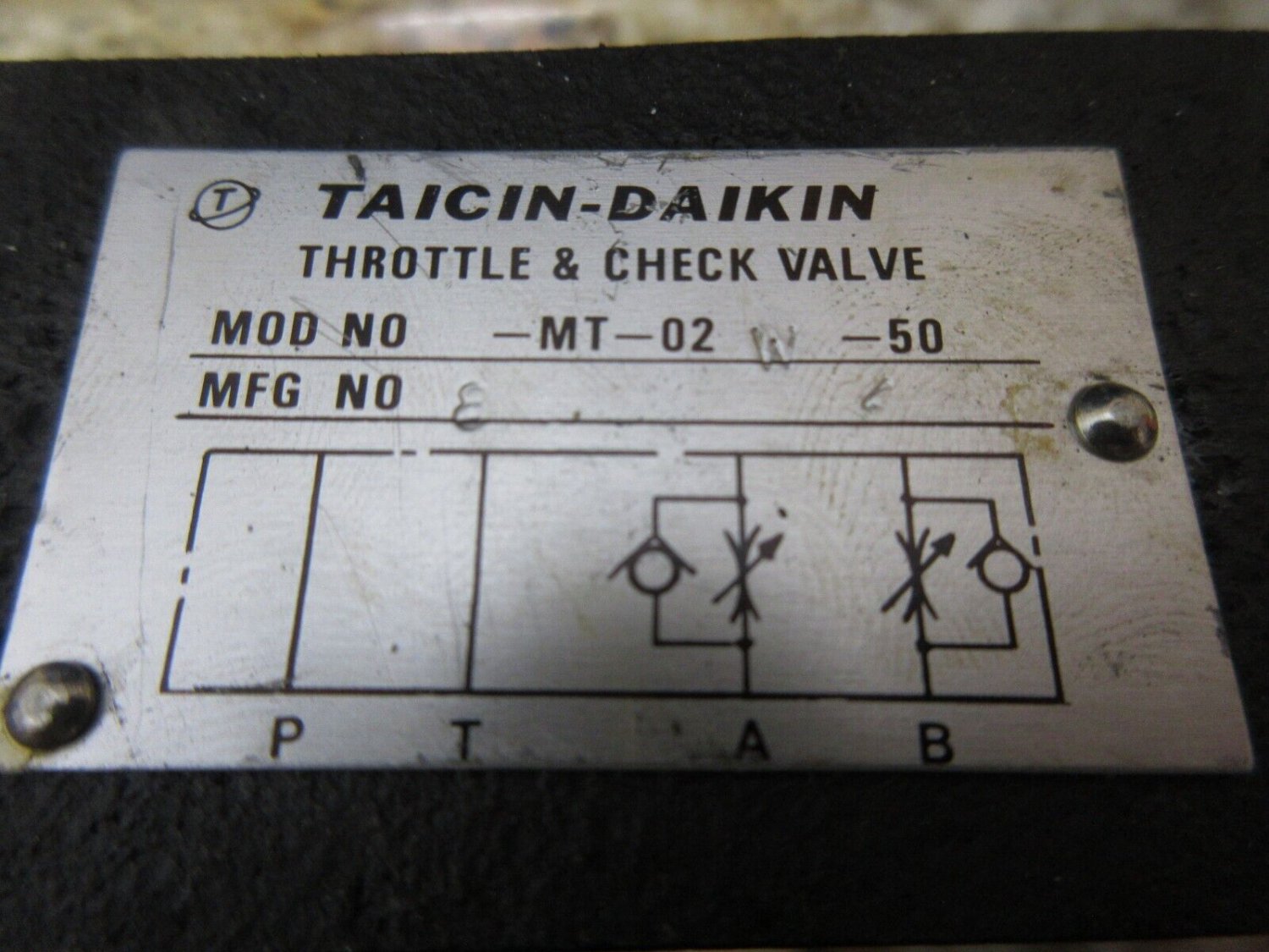 TAICIN-DAIKIN THROTTLE & CHECK VALVE -MT-02W-50 MFG 8 2 LOT OF 3 PIECES