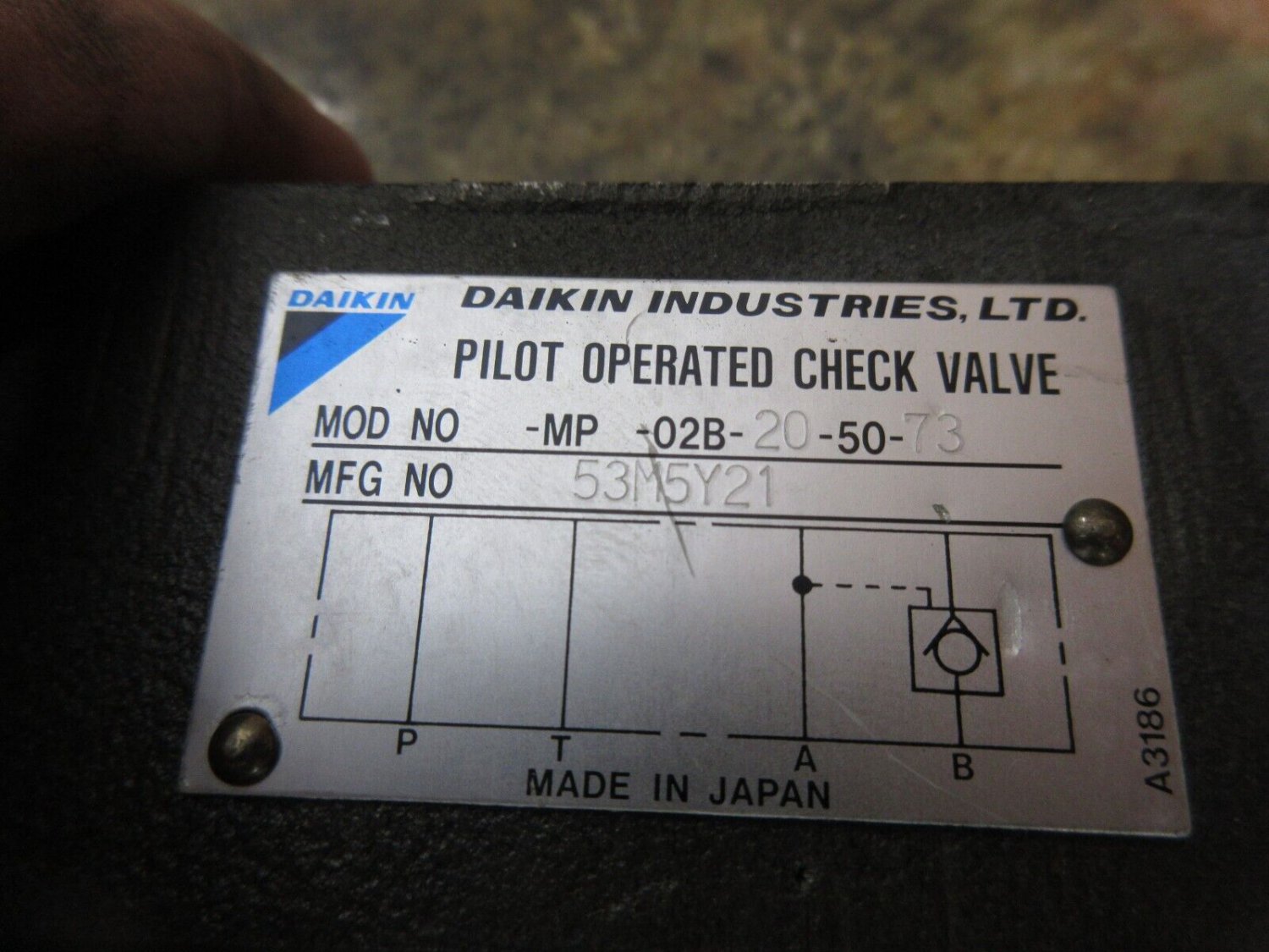 DAIKIN PILOT OPERATED CHECK VALVE -MP-02B-20-50-73 MFG 53M5Y21