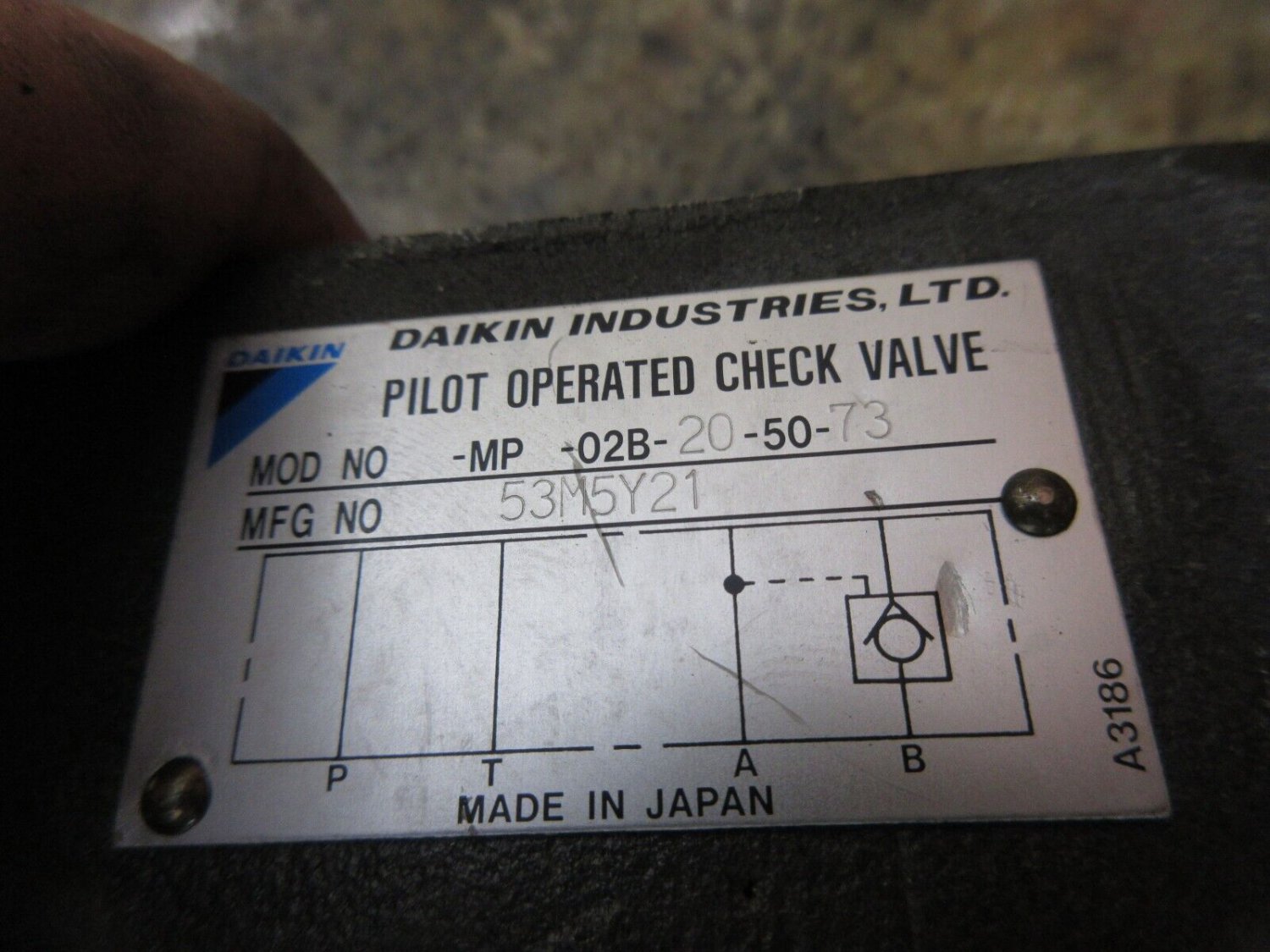 DAIKIN PILOT OPERATED CHECK VALVE -MP-02B-20-50-73 MFG 53M5Y21