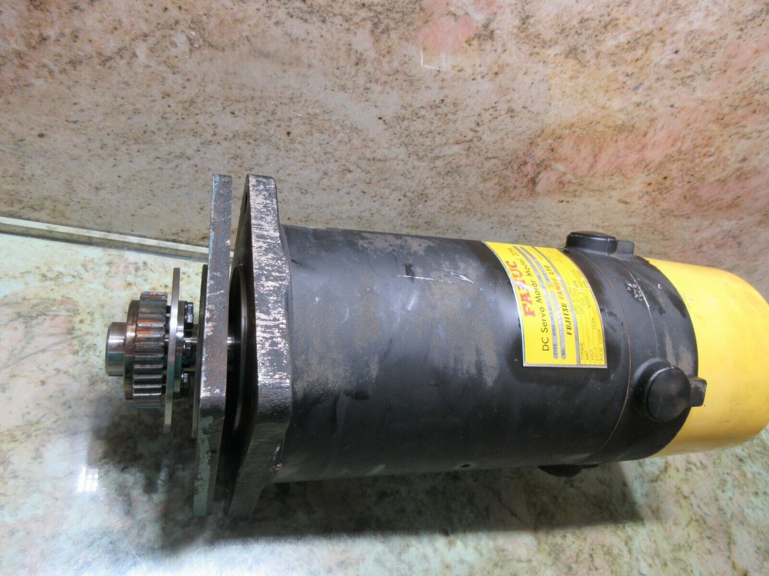 FANUC DC SERVO MOTOR MODEL 20M A06B-0652-B011 2000M SHOUN YUASA LOT OF ...