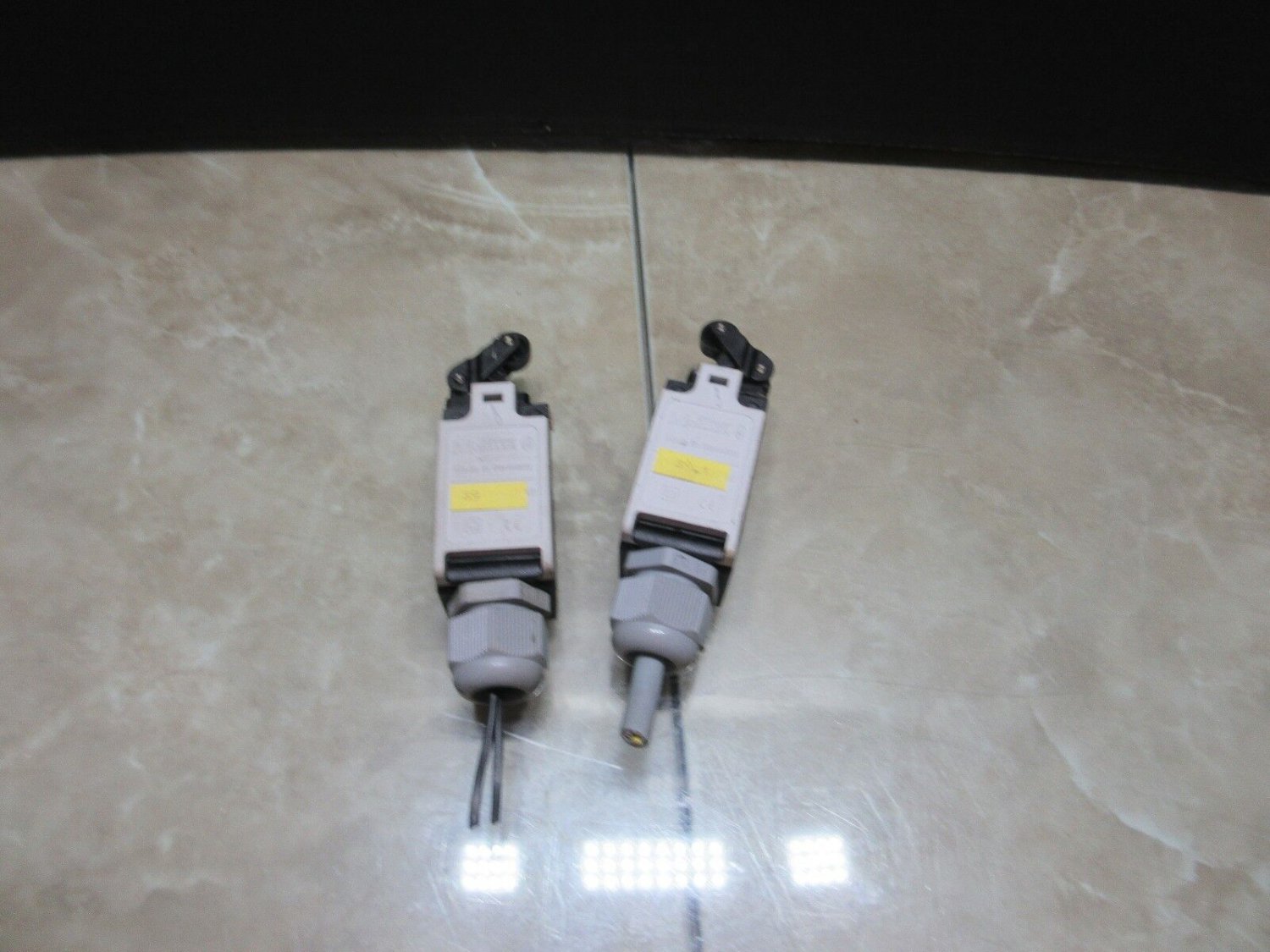 KLOCKNER MOELLER SAFETY INTERLOCK UNIT AT0-11-2-1 CNC Q300 A300 CHIRON IP65