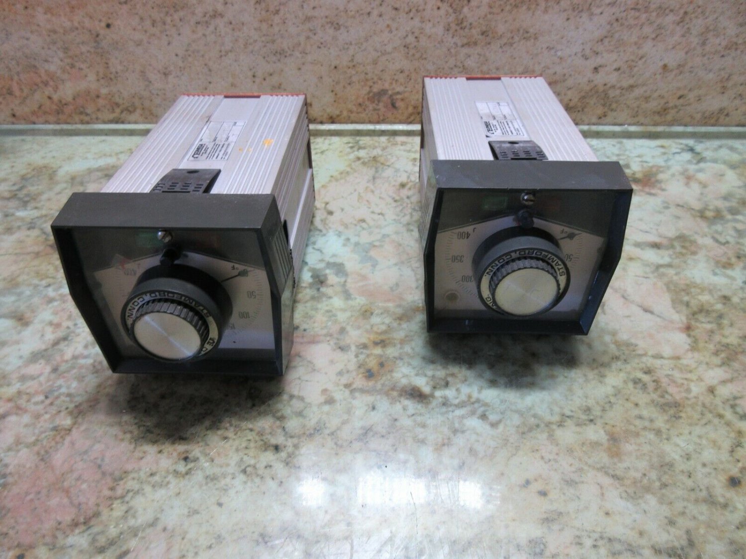 OMEGA ENGINEERING MODEL 50 405 257566 CALIBRATION J TEMPERATURE ...