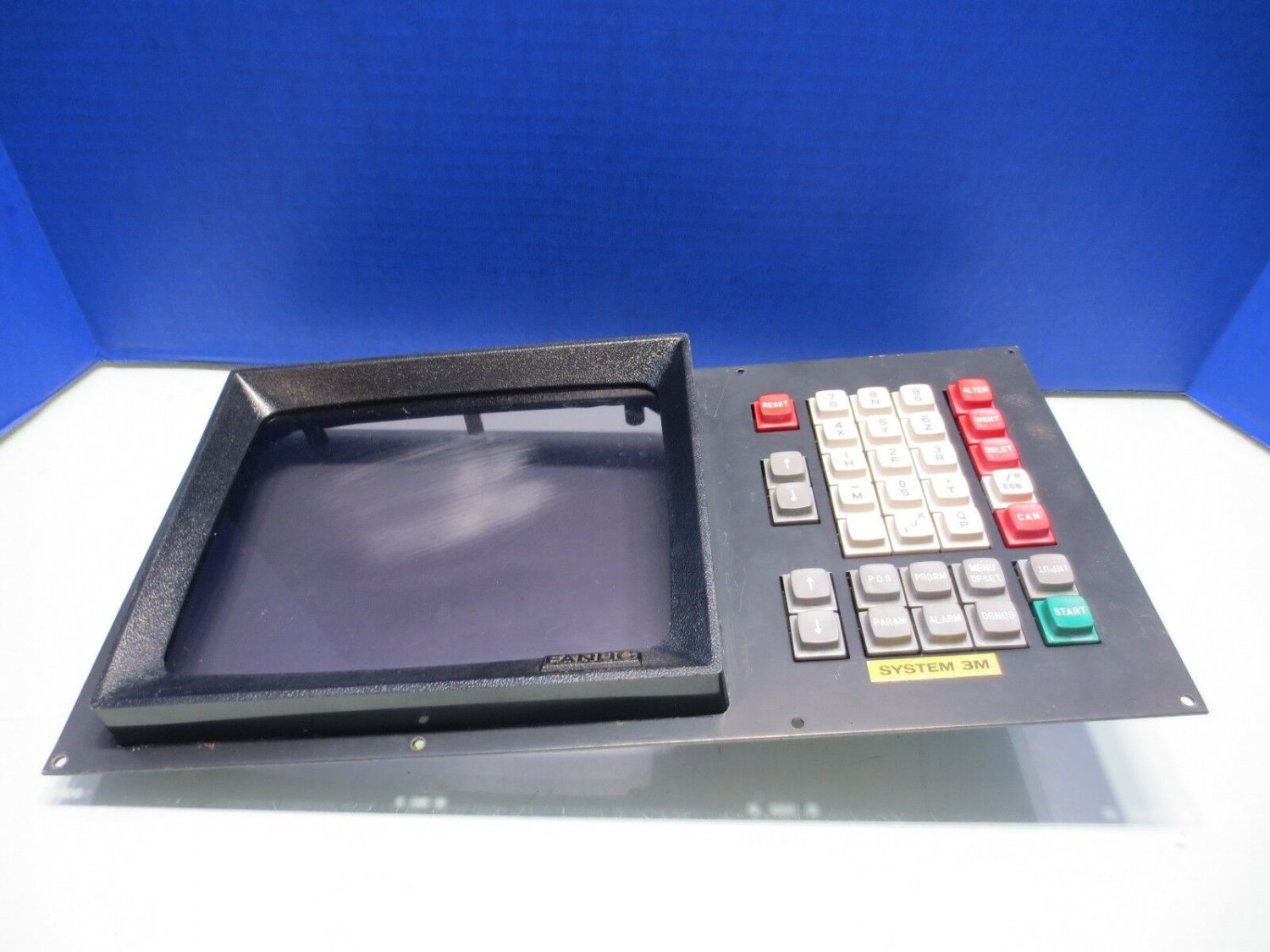 FANUC 3M OPERATOR MONITOR CONTROL PANELMDI/CRT UNIT A02B-0062-C001 N0253