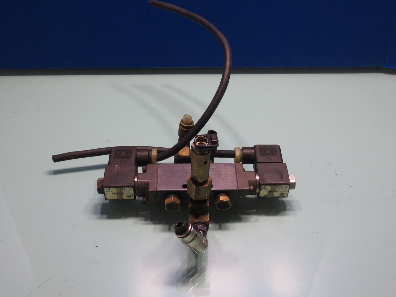 OKUMA LR-15 LR15 CNC LATHE SOLENOID VALVE FLUID POWER COIL 26E01039 ...