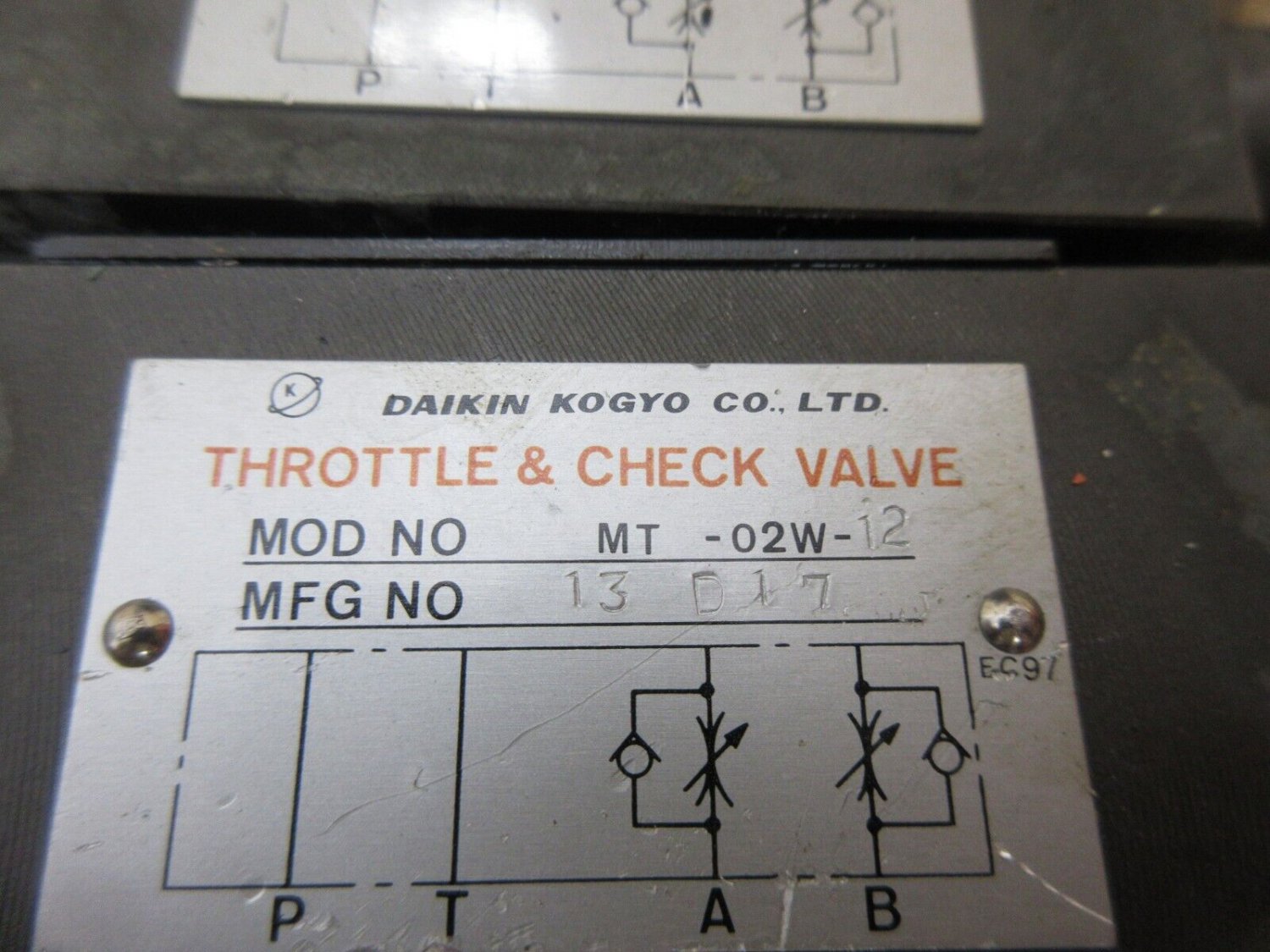 DAIKIN THROTTLE & CHECK VALVE MOD NO MT-02W-12 MFG 13 D17 LOT OF 6 PIECES