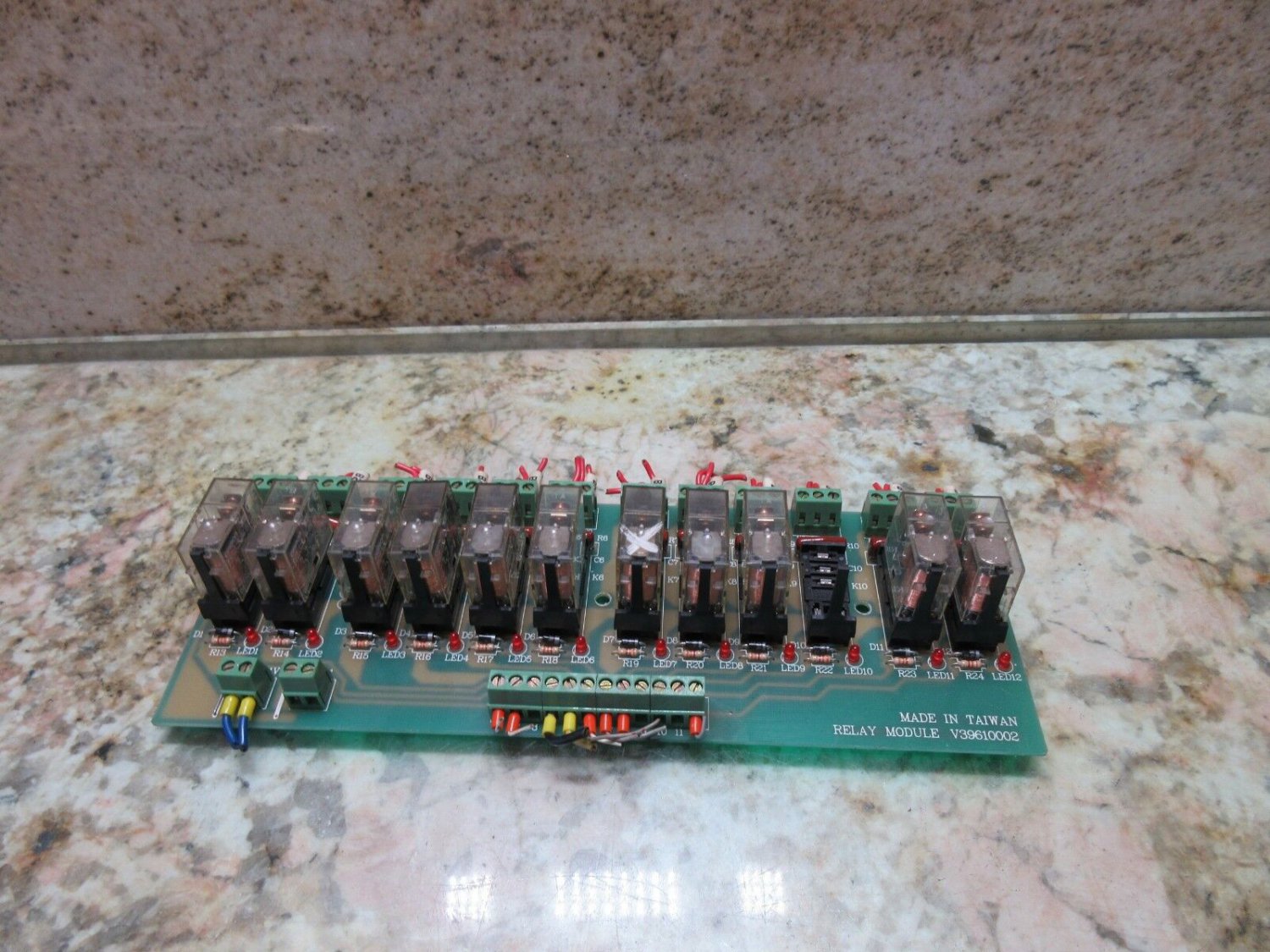 CNC RELAY MODULE V39610002 W/ OMRON FUSE G2R-1-S 24VDC CNC BOARD