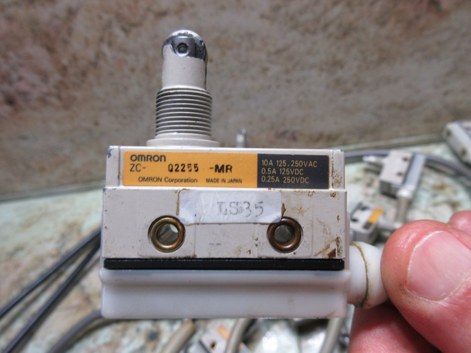 OMRON SAFETY LIMIT SWITCH UNIT ZC-Q2255-MR CNC EDM