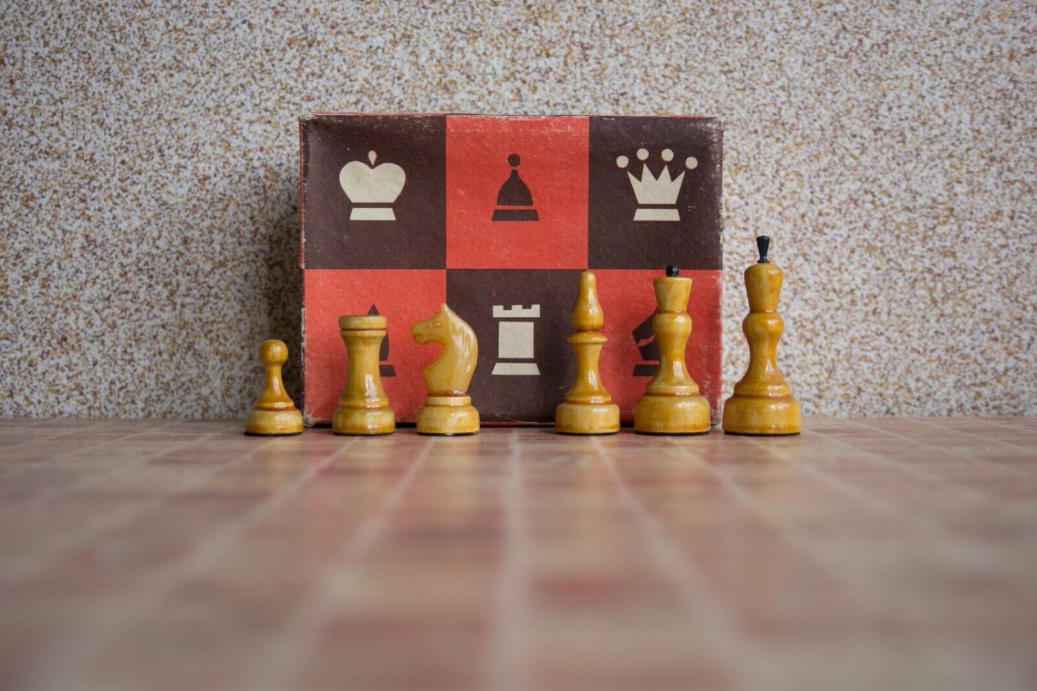 Vintage soviet chess set 1987 with original box and tags