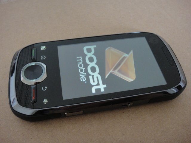 Boost Mobile Prepaid Motorola i1 Android Push-To-Talk Phone Rugged CDMA