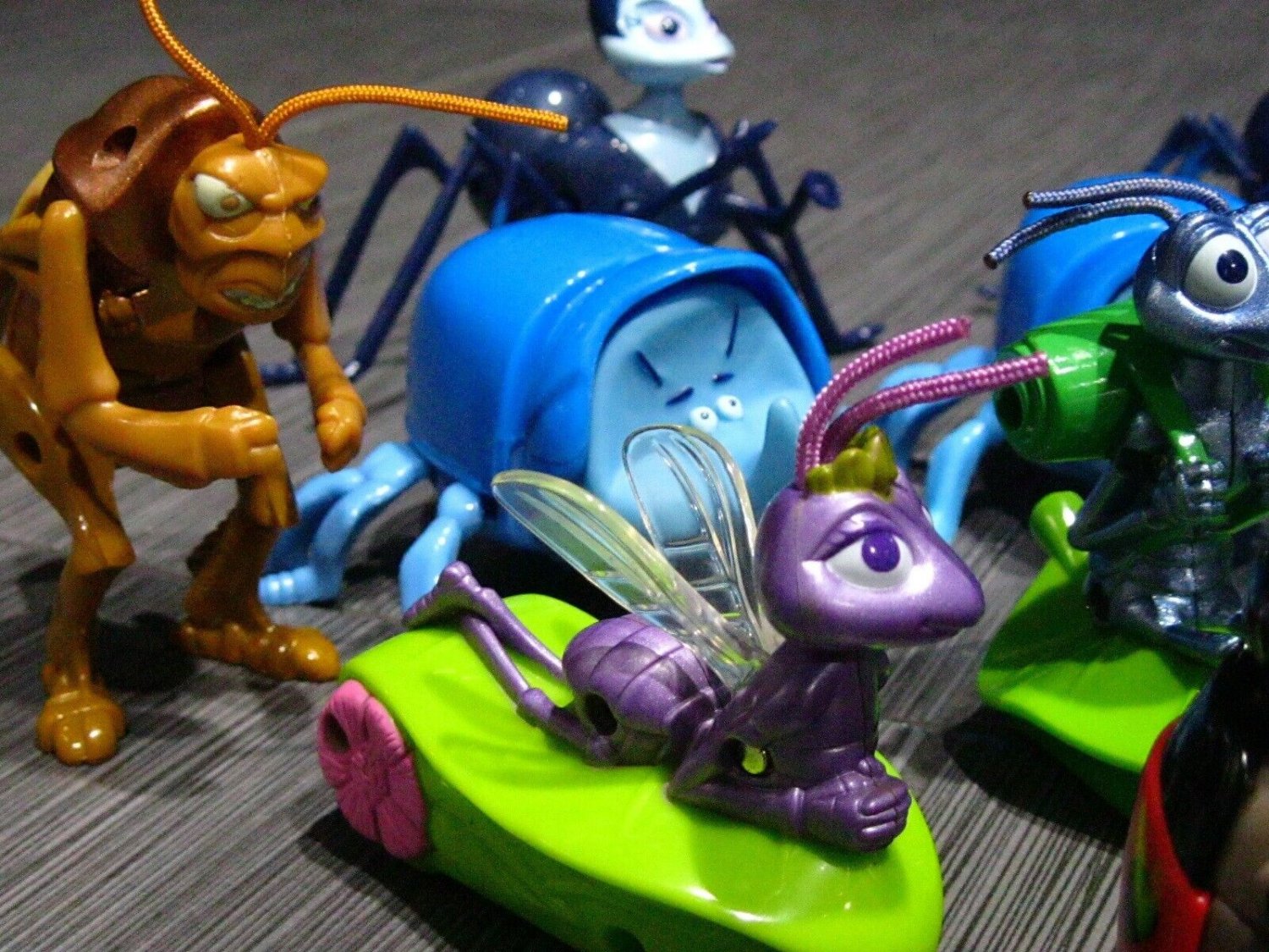 Disney PIXAR A BUG'S LIFE Toy Figure Lot Flik Atta Hopper Thailand VINTAGE