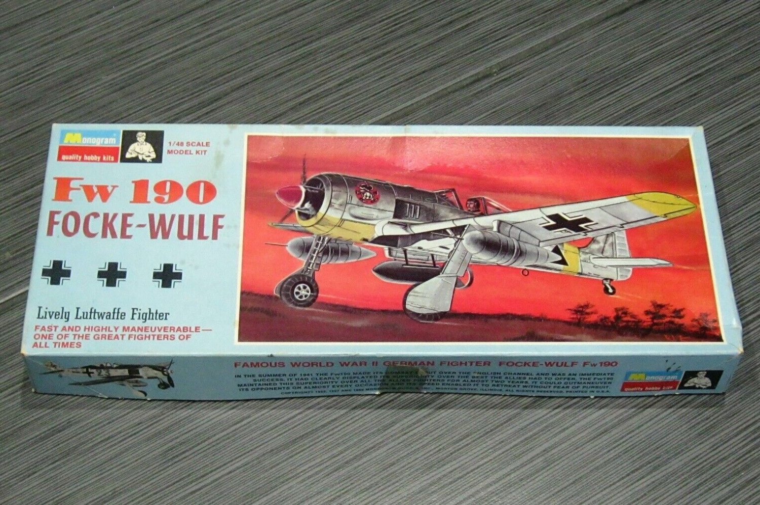 MONOGRAM WWII German LUFTWAFFE FW 190 Focke-Wulf Airplane Model Kit VINTAGE