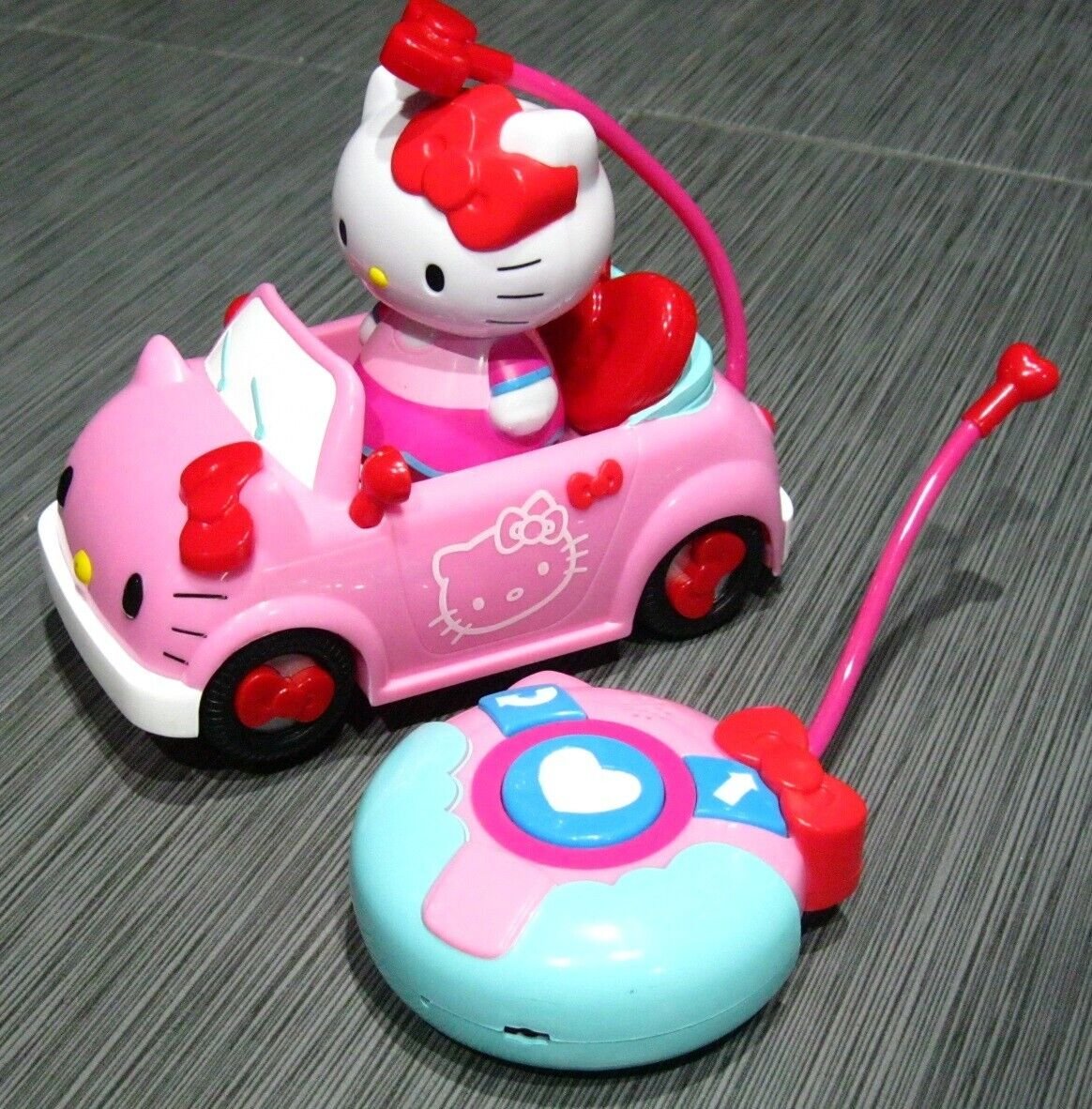 Sanrio HELLO KITTY RC Cat Car with Remote Jada Toys 2015