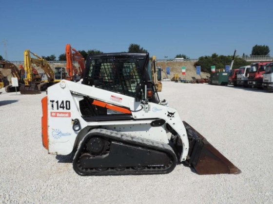 Bobcat T140 Compact Track Loader Service Repair Manual SN 527111001 & Above