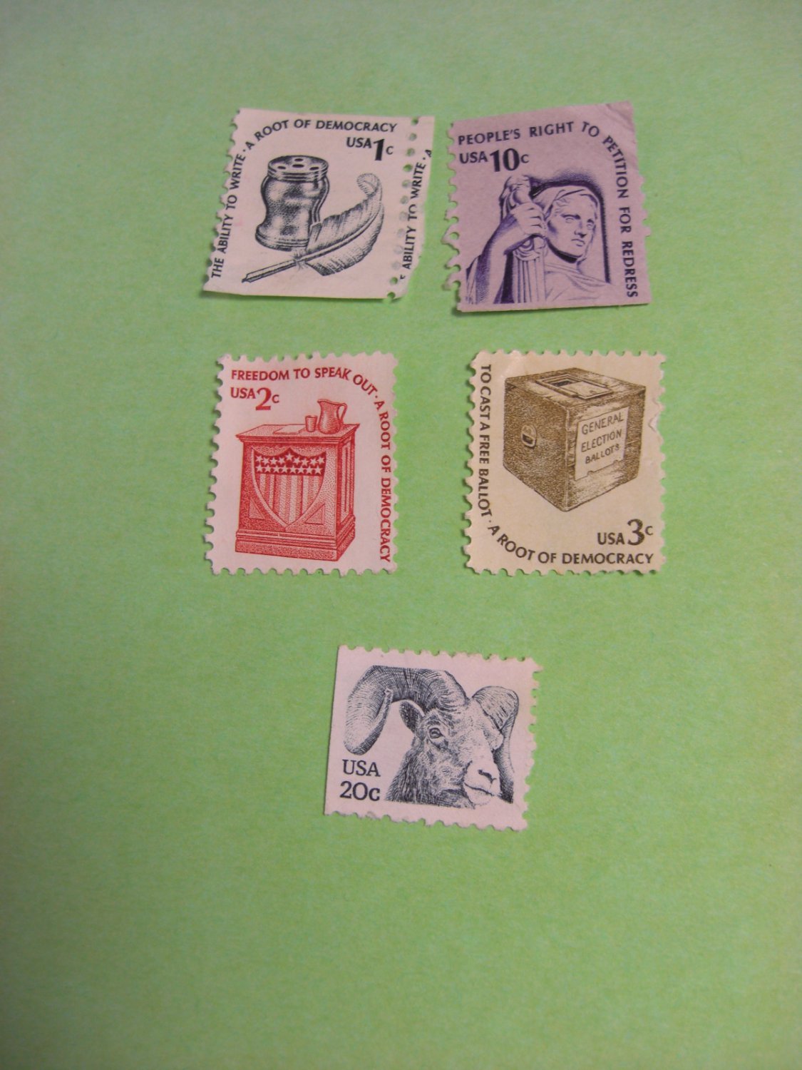Lot Of 5 Uncancelled US Stamps 1977-1982 10¢ 3¢ 1¢