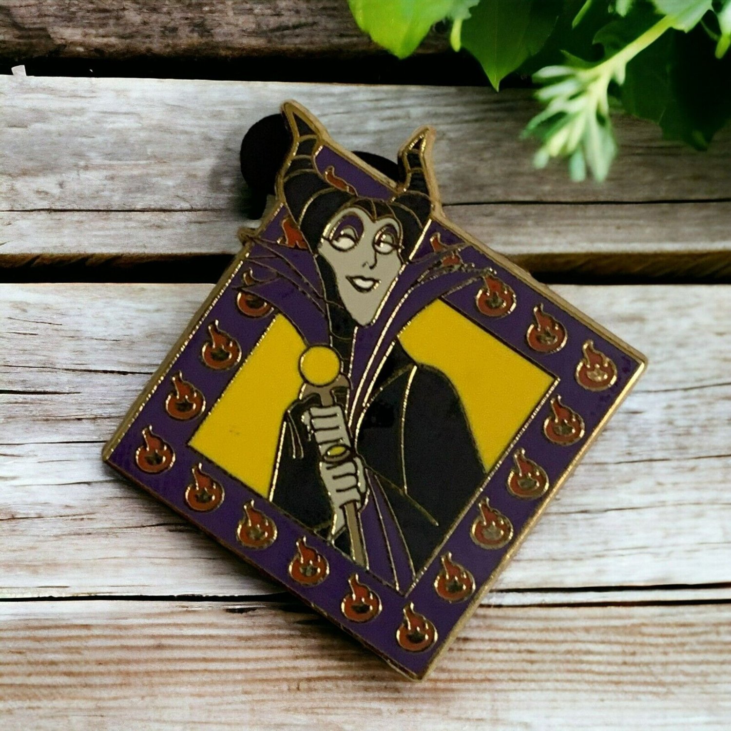 Maleficent from Sleeping Beauty Disney Pin - Villain Starter Set - 2005