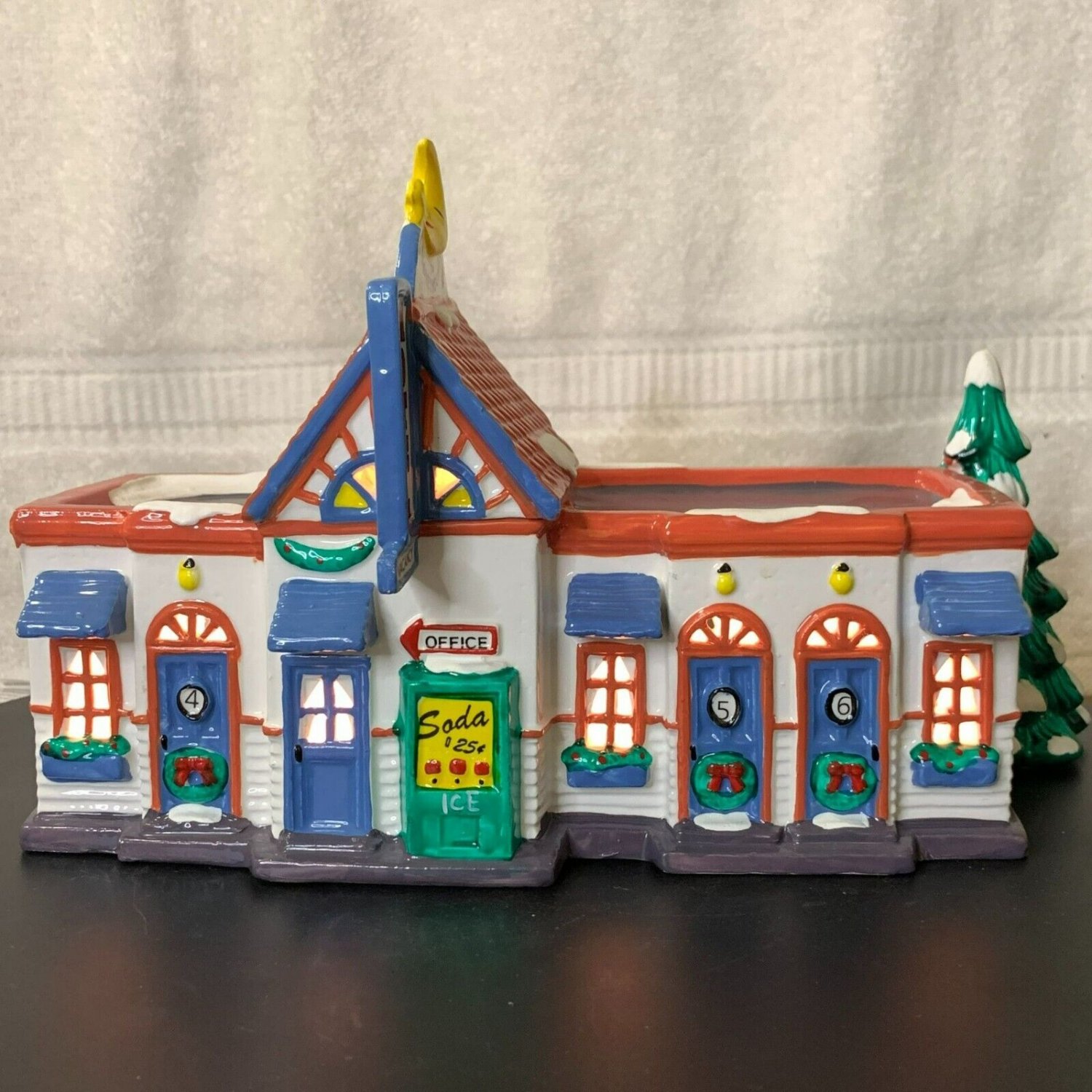 Dept 56 The Honeymooner Motel Snow Village Lighted Christmas Building ...