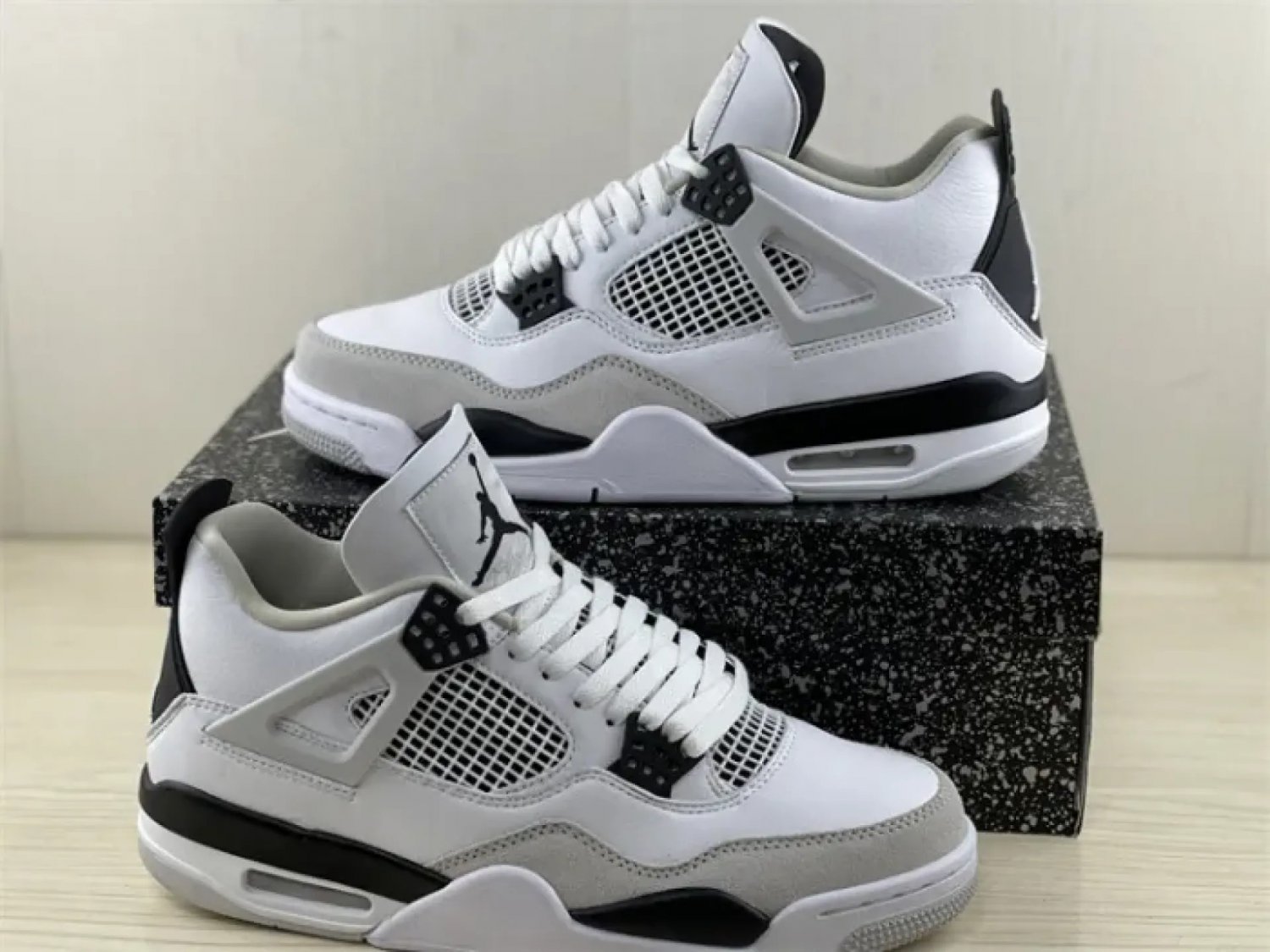 Jordan 4 Retro 'Military Black' 2026