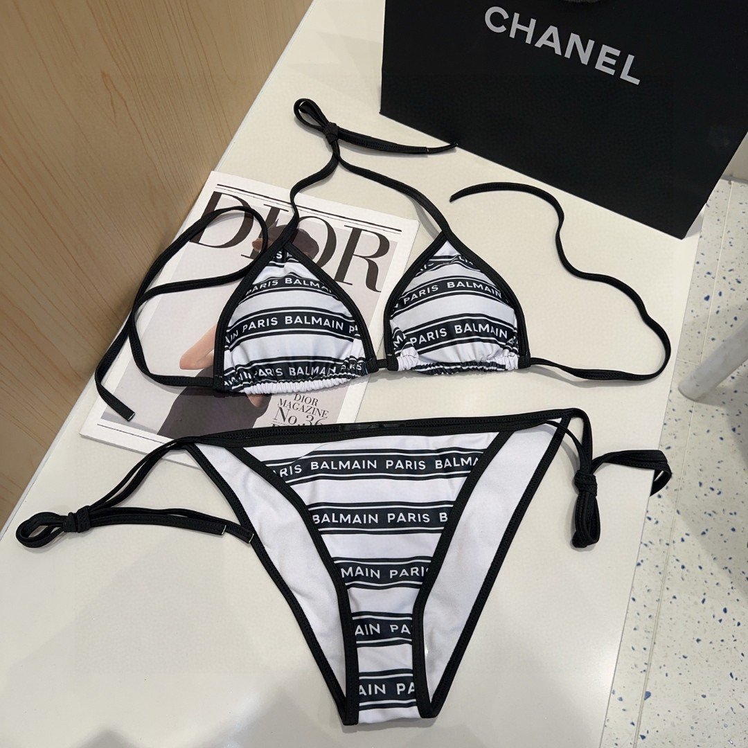 Balmain swimsuit, slim and beautiful upper body! Wearing very stylish ...