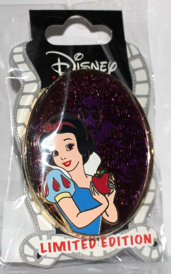D23 Expo 2022 Disney Studio Store Hollywood DSSH Fairy Tales Snow White ...