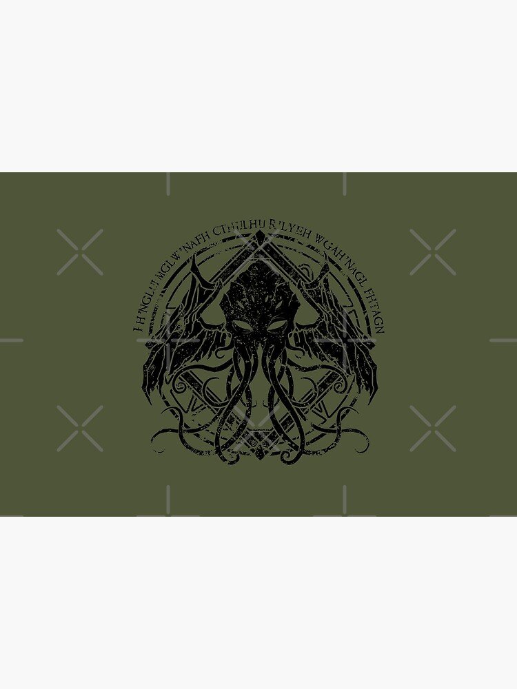 Cthulhu - Lovecraft - Distressed chant design v2 Bath Mat YaoXiao
