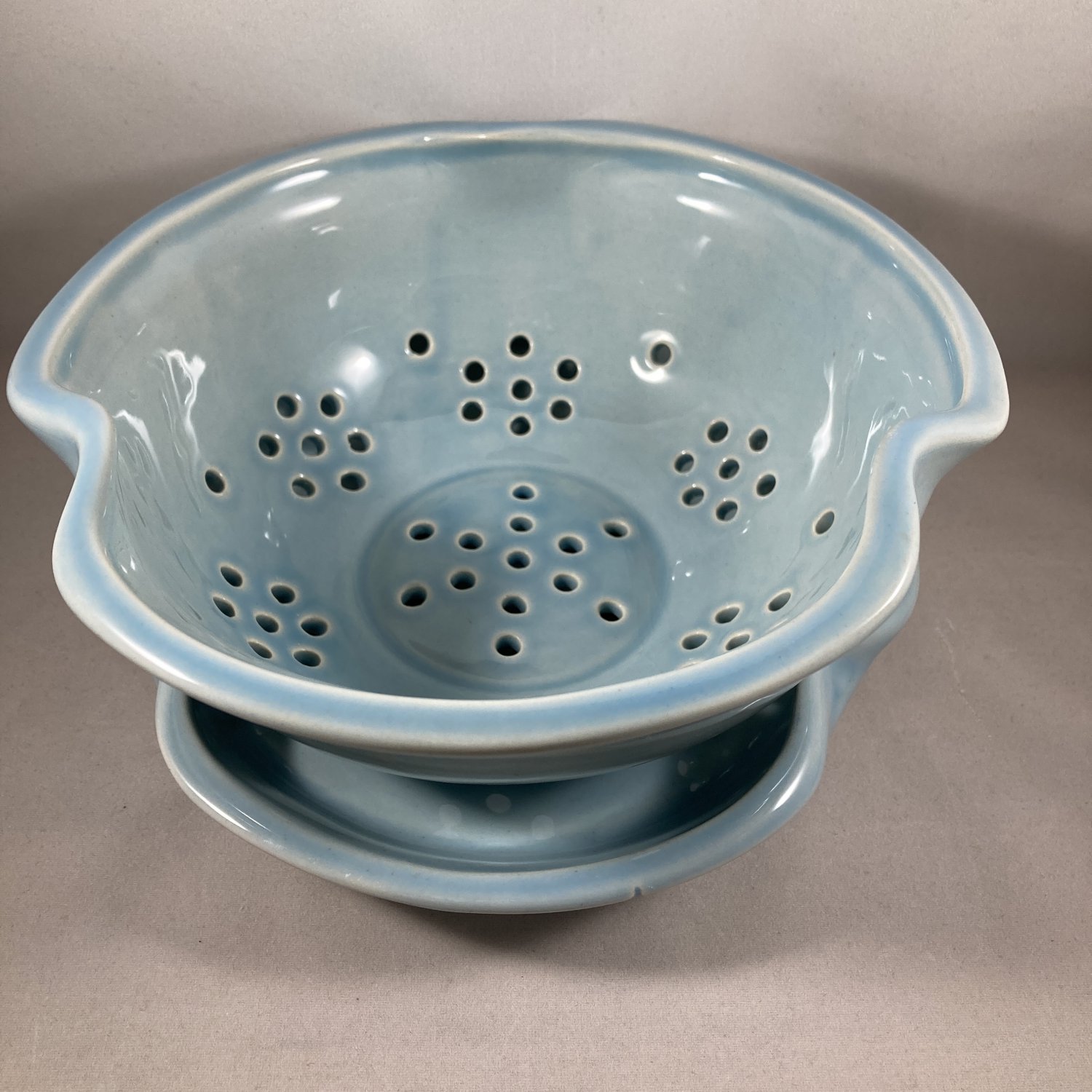 Saparna Berry Colander with Under Plate Rommel Nueva Sky Blue Porcelain EUC