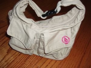 041. nwot volcom purse