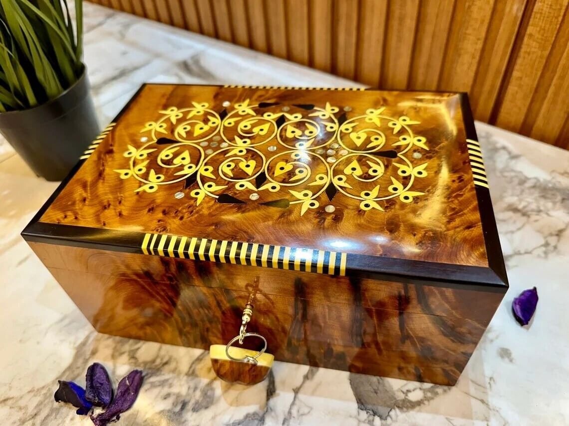Lockable Jewelry wooden box with gold key storage box keepsake