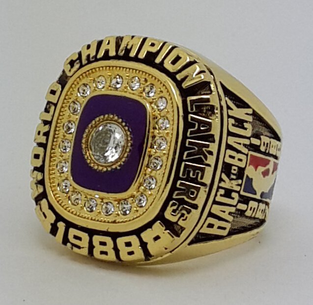 Size 13 Los Angeles Lakers 1988 Basketball Championship ring
