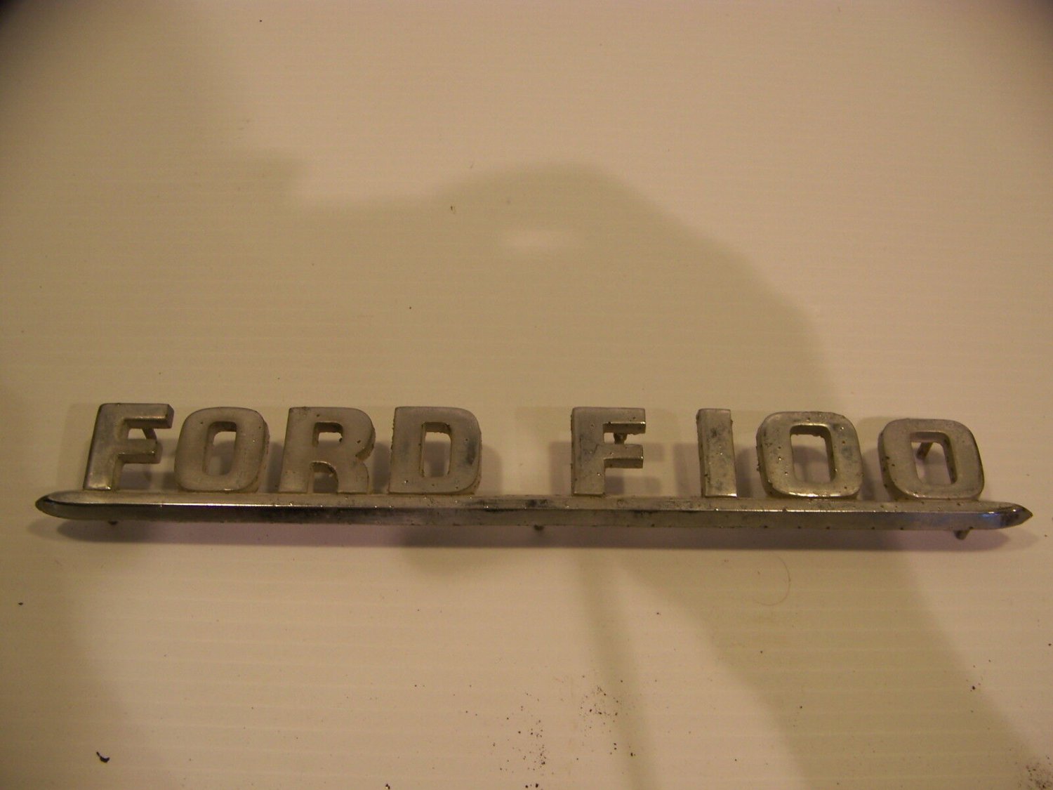 1953 1954 FORD F100 F 100 EMBLEM OEM