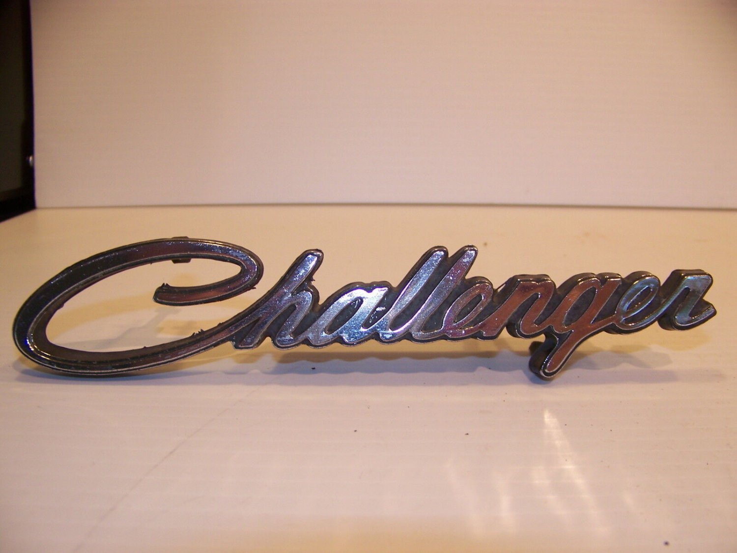 1972 DODGE CHALLENGER GRILL EMBLEM OEM
