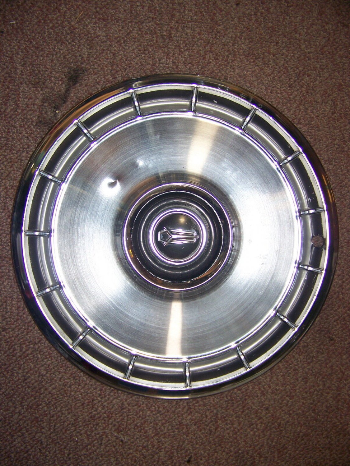 1966 PLYMOUTH BARRACUDA 66 1967 VALIANT HUBCAP OEM 13"