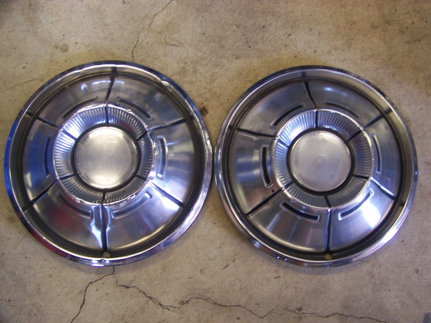 1970 71 DODGE CHARGER HUBCAPS WHEEL COVERS 14" (2) CORONET CHALLENGER