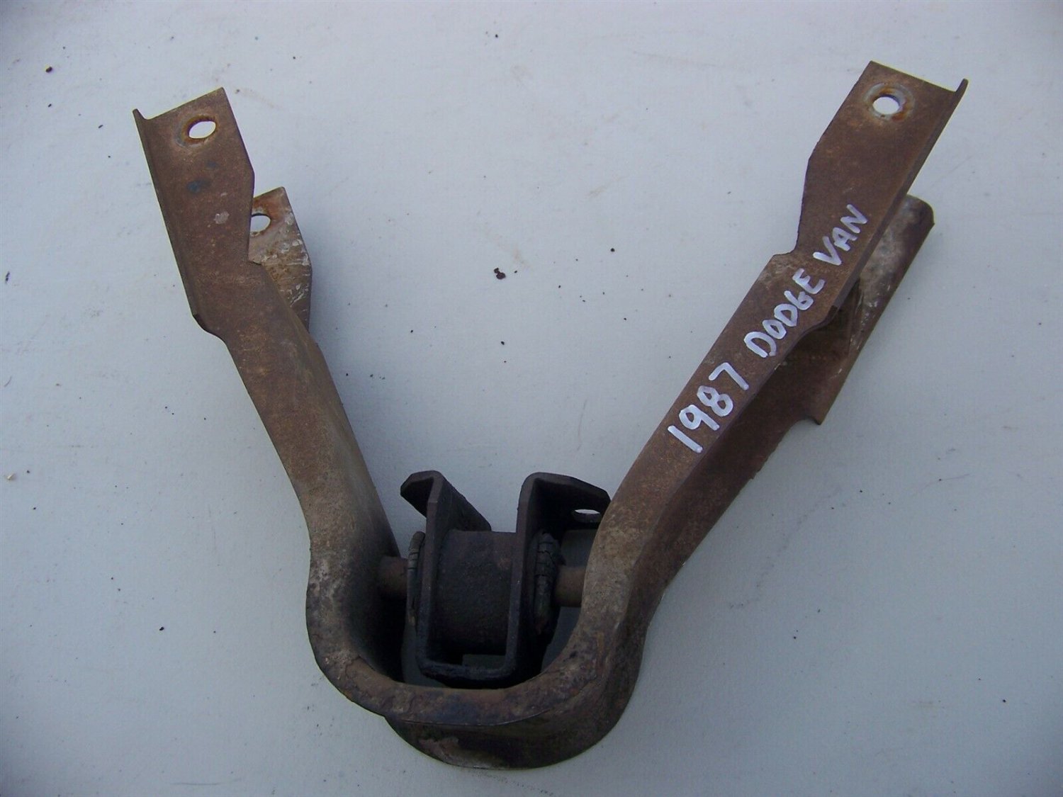 1987 Dodge Ram Van Transmission Mount OEM 86 85 84 86 82 81 80 79 78 77 76