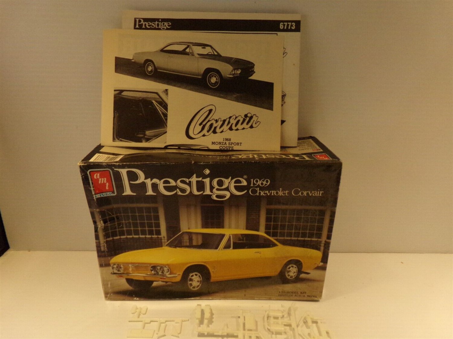 AMT Ertl 1969 Chevrolet Corvair Model Kit 1/25 Scale Open Box