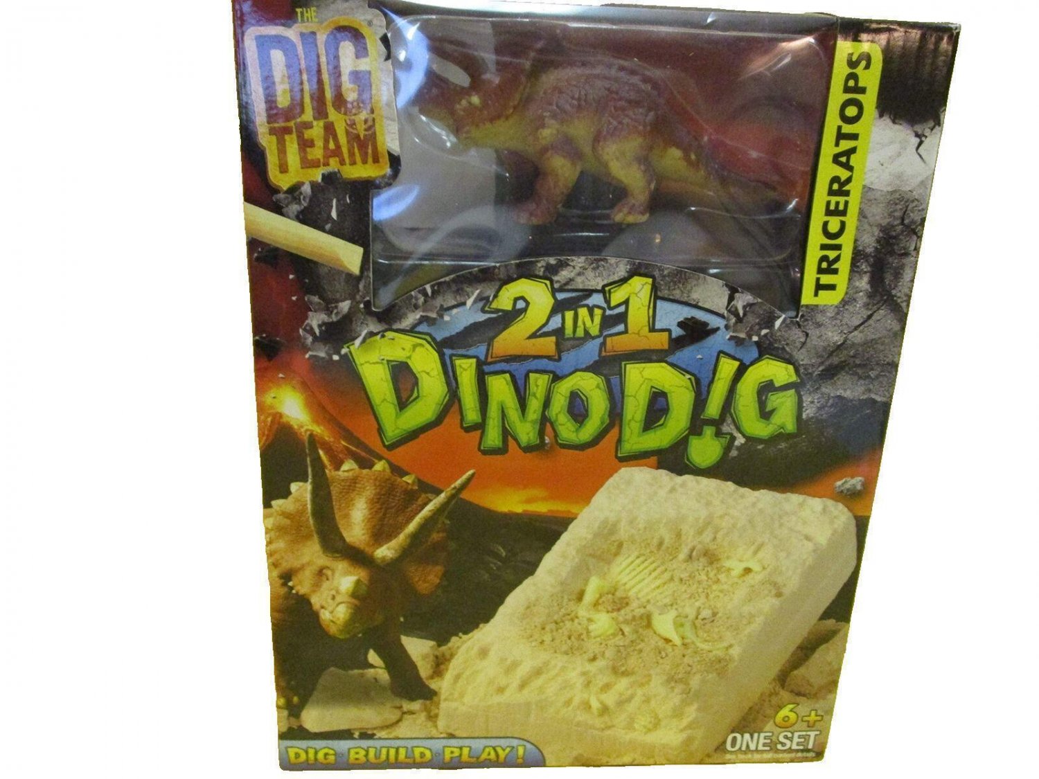 The Dig Team Triceratops 2 in 1 Dino Dig Build Play Kit