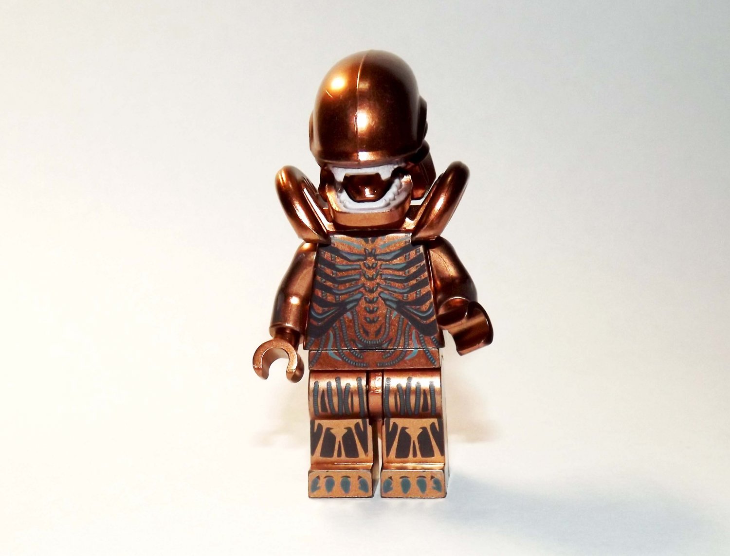 Minifigure Alien Xenomorph Bronze Horror Movie Monster Fast Ship