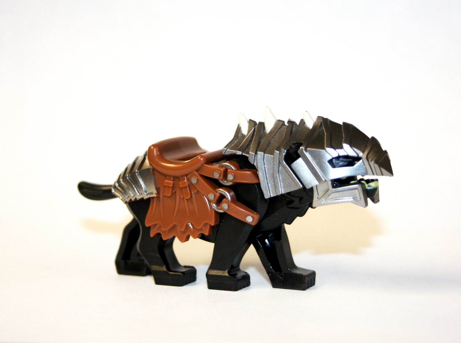 Dark Black Orc Wolf in Armor LOTR Lord of the Rings Hobbit Minifigure ...